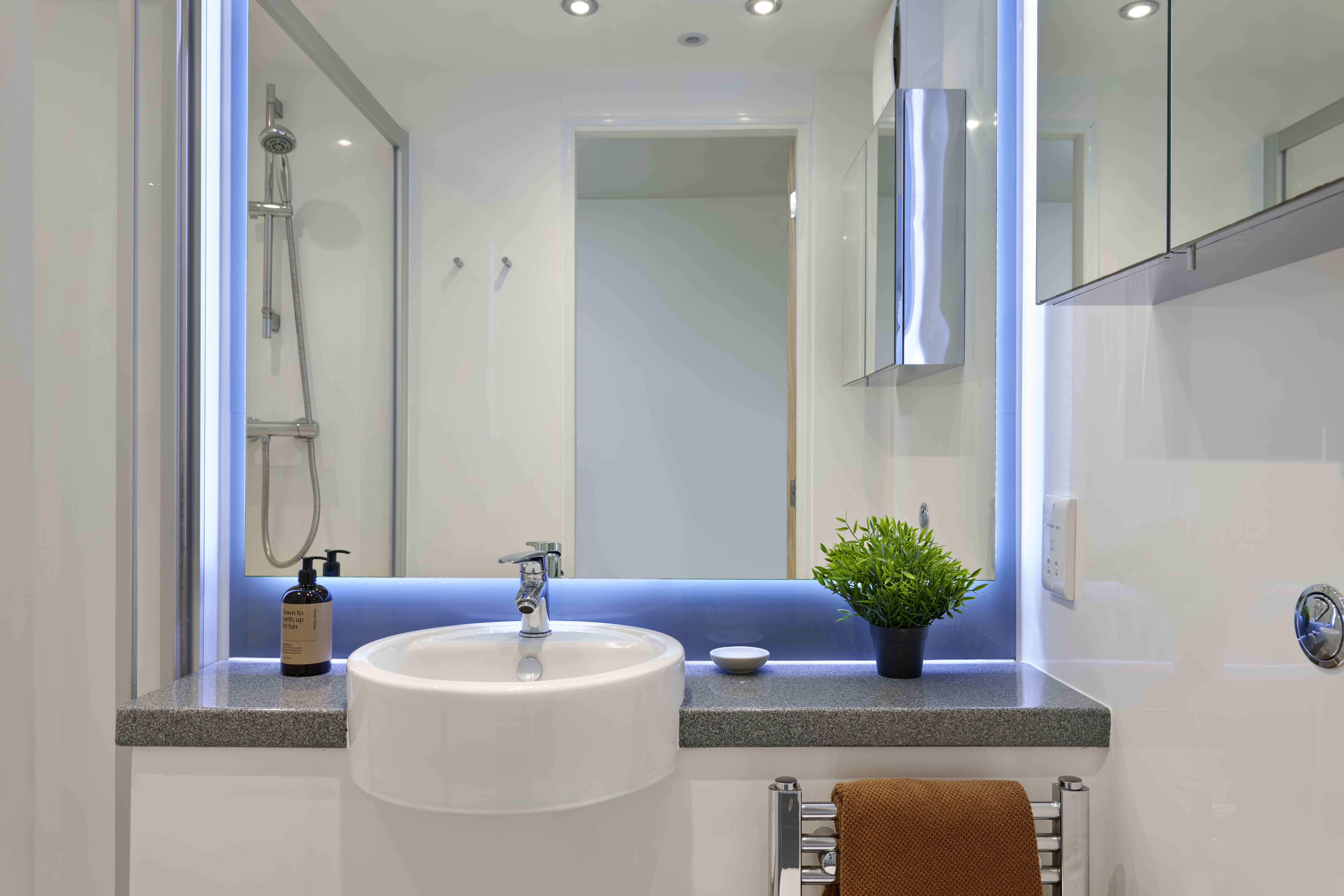 Capitol Students - Gold En-suite